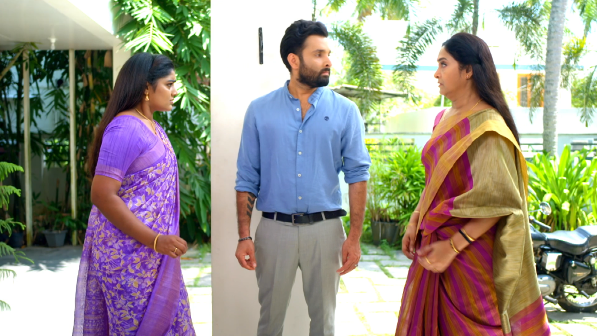 Ep 107 | Gayathri Devi Ente Amma | Abhishek starts falling for Devbala ...